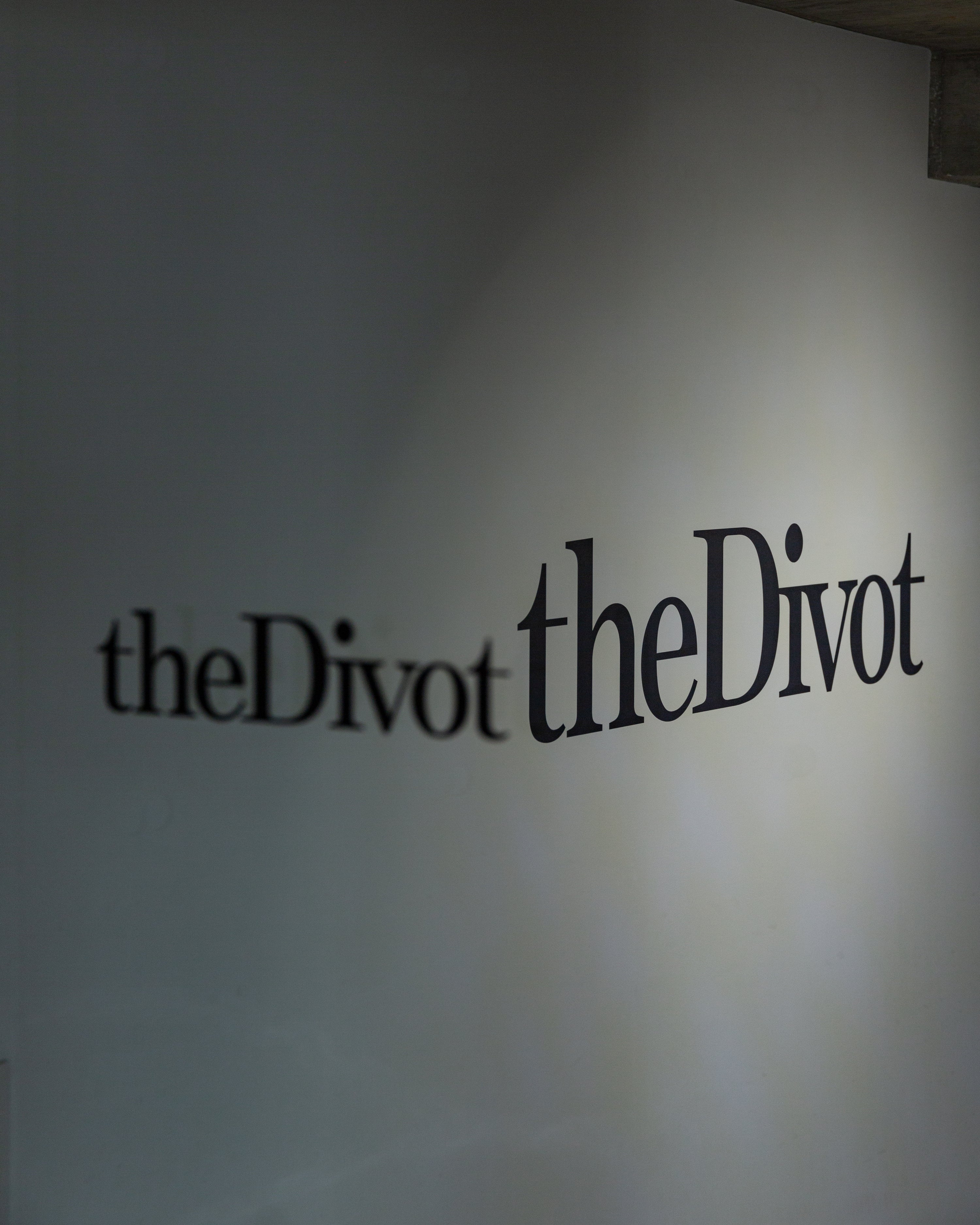 the Divot STORE は、国内外のブランドをセレクトした、新たなスタイルのセレクトストアです。